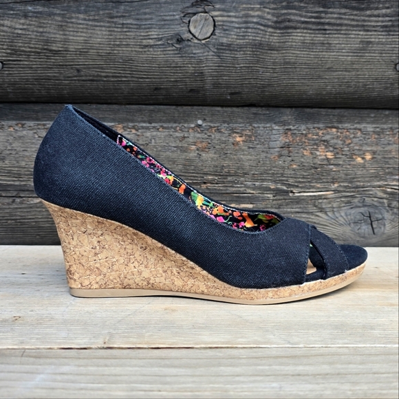 dexflex comfort | Shoes | Dexflex Comfort Black Canvas Peep Toe ...